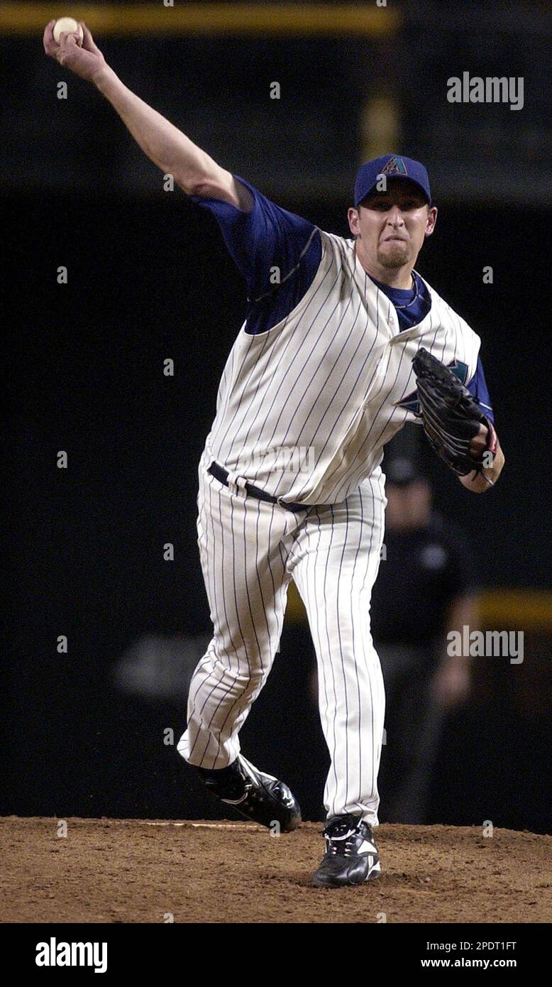 Arizona Diamondbacks pitcher Brandon Webb throws during the fifth ...