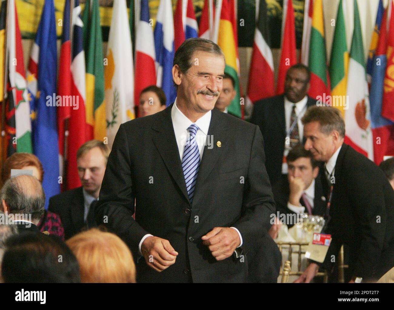 Mexican President Vicente Fox arrives for a luncheon at the 2005 World ...