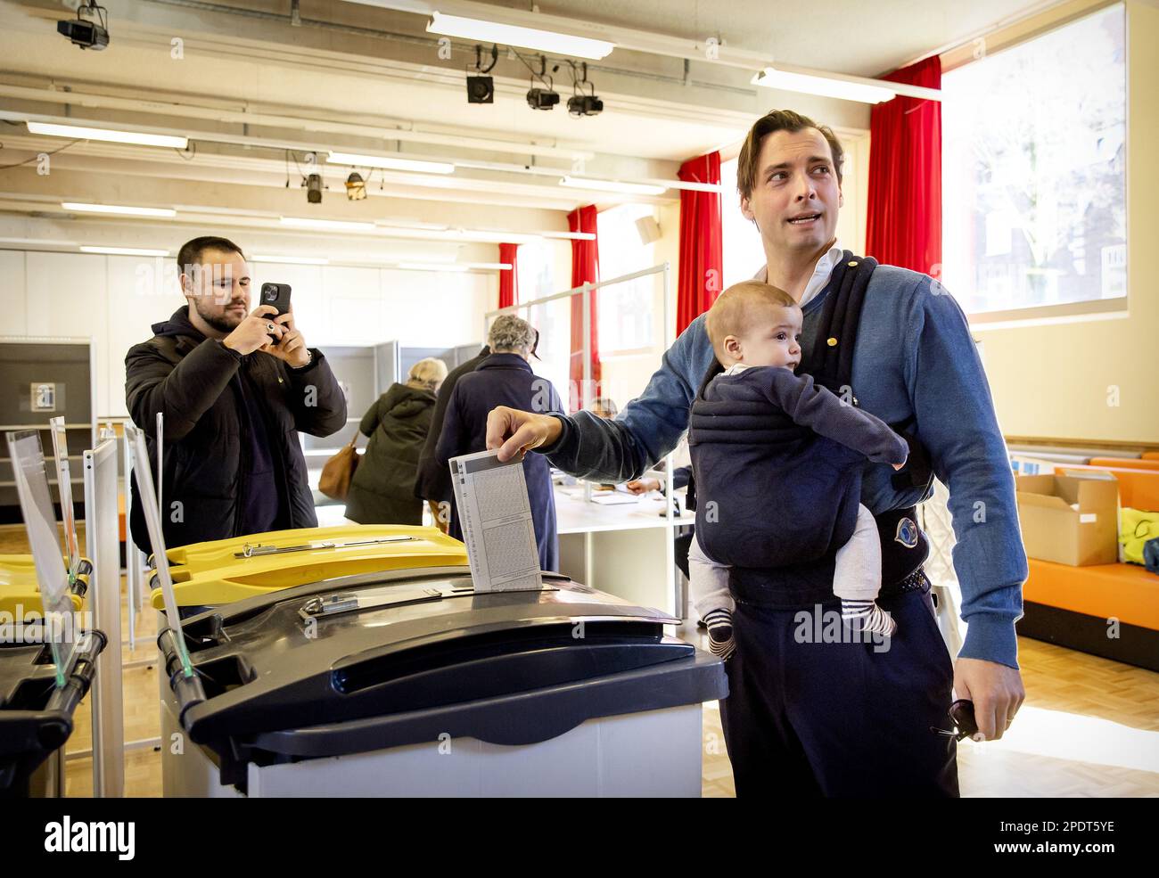AMSTERDAM - FVD leader Thierry Baudet casts his vote for the provincial elections. ANP KOEN VAN ...
