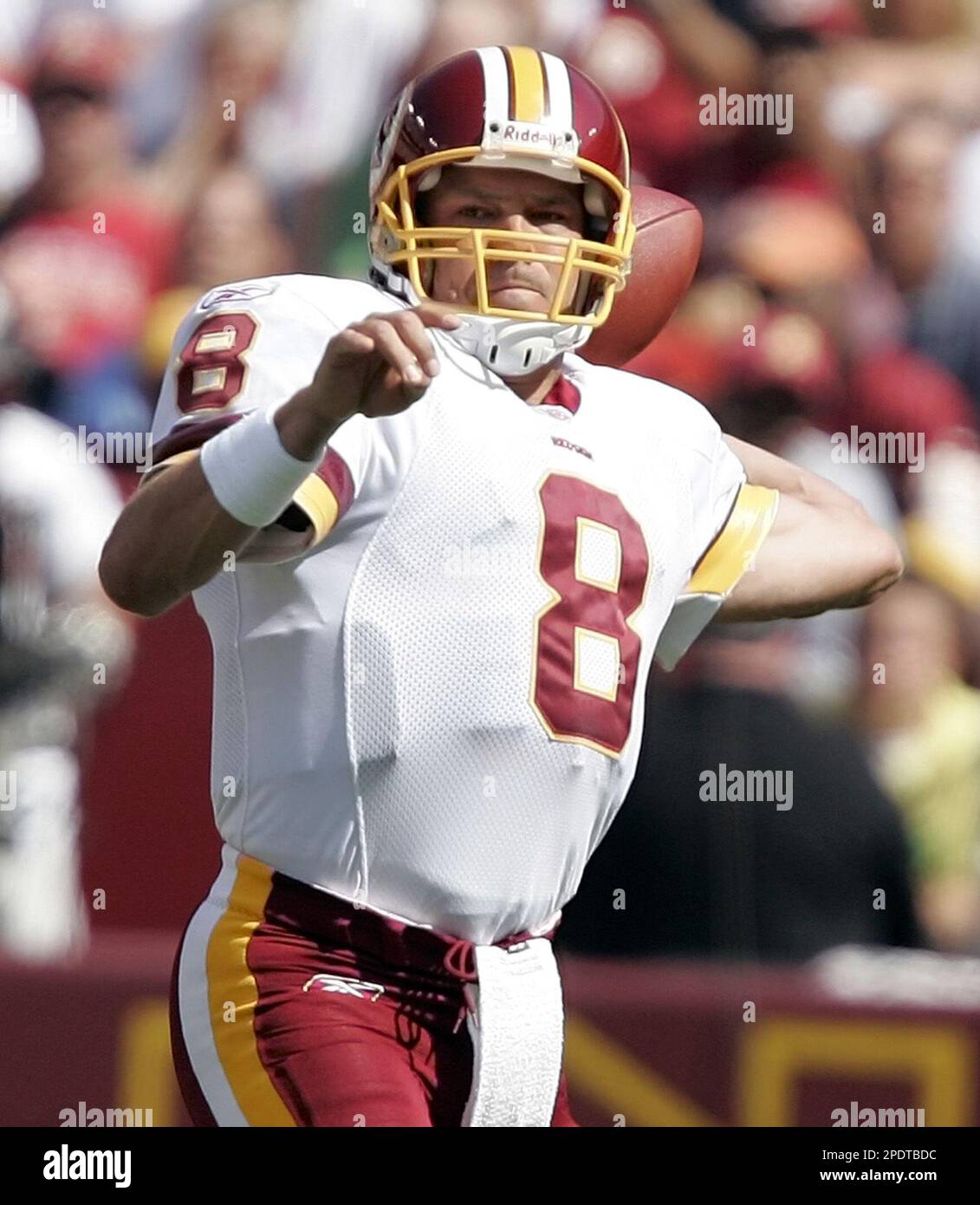 Washington Redskins quarterback Mark Brunell throws a pass in the third ...