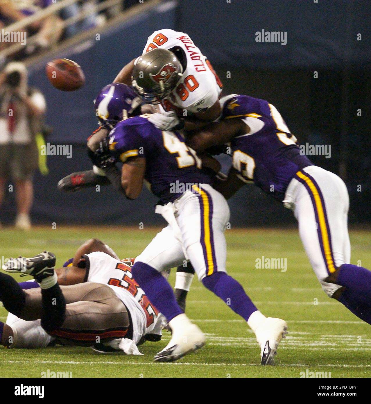 Minnesota Vikings safety Darren Sharper, left, and linebacker Sam ...