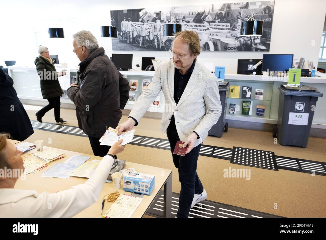 ZAANDAM - Johan Dessing FVD party leader for the Senate casts his vote ...