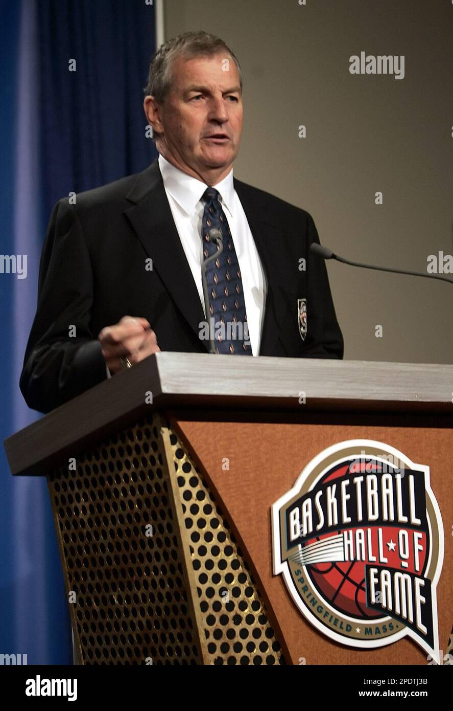 Basketball Hall of Fame inductee Connecticut basketball coach Jim ...