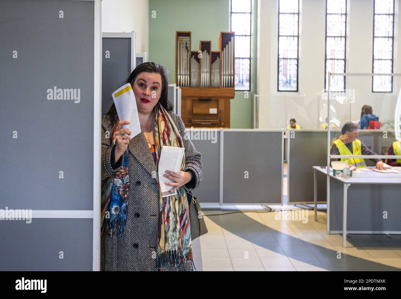 AMSTERDAM - JA21 party leader Annabel Nanninga for the Senate casts her ...