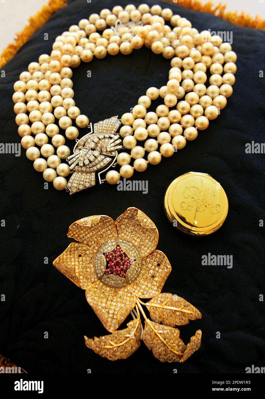 Schmuck aus dem Nachlass des ermordeten Modezaren Rudolph Moshammer und ...