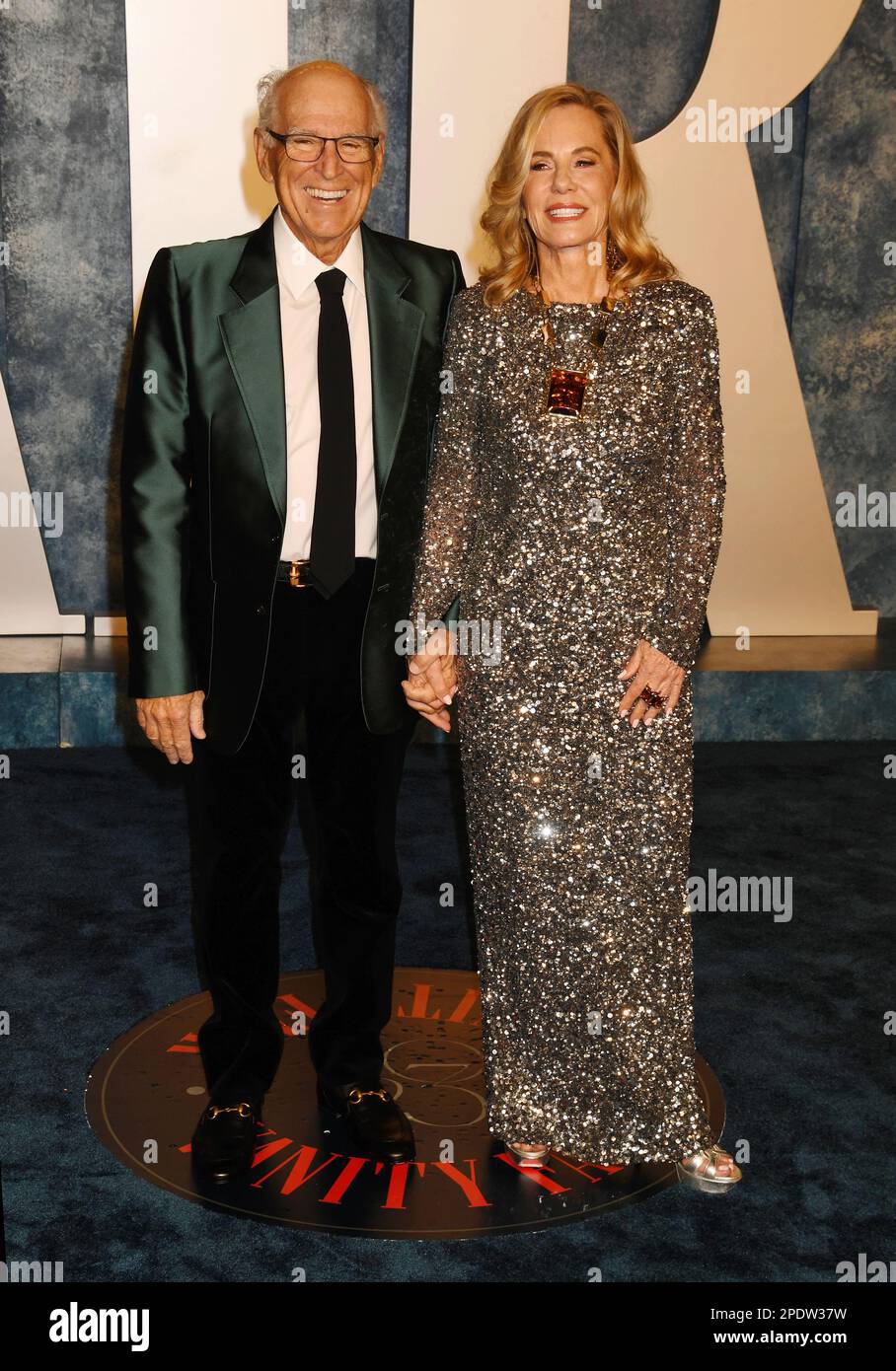 BEVERLY HILLS, CALIFORNIA - MARCH 12: (L-R) Jimmy Buffett and Jane ...