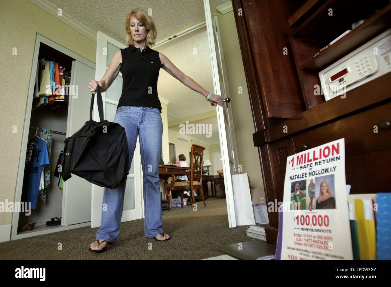 Beth Twitty Mother Of Missing Us Teen Natalee Holloway Packs Her Bags For A Brief Trip To