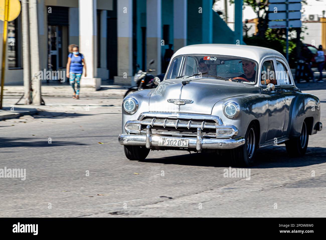 Cuban classic cars Stock Photo - Alamy