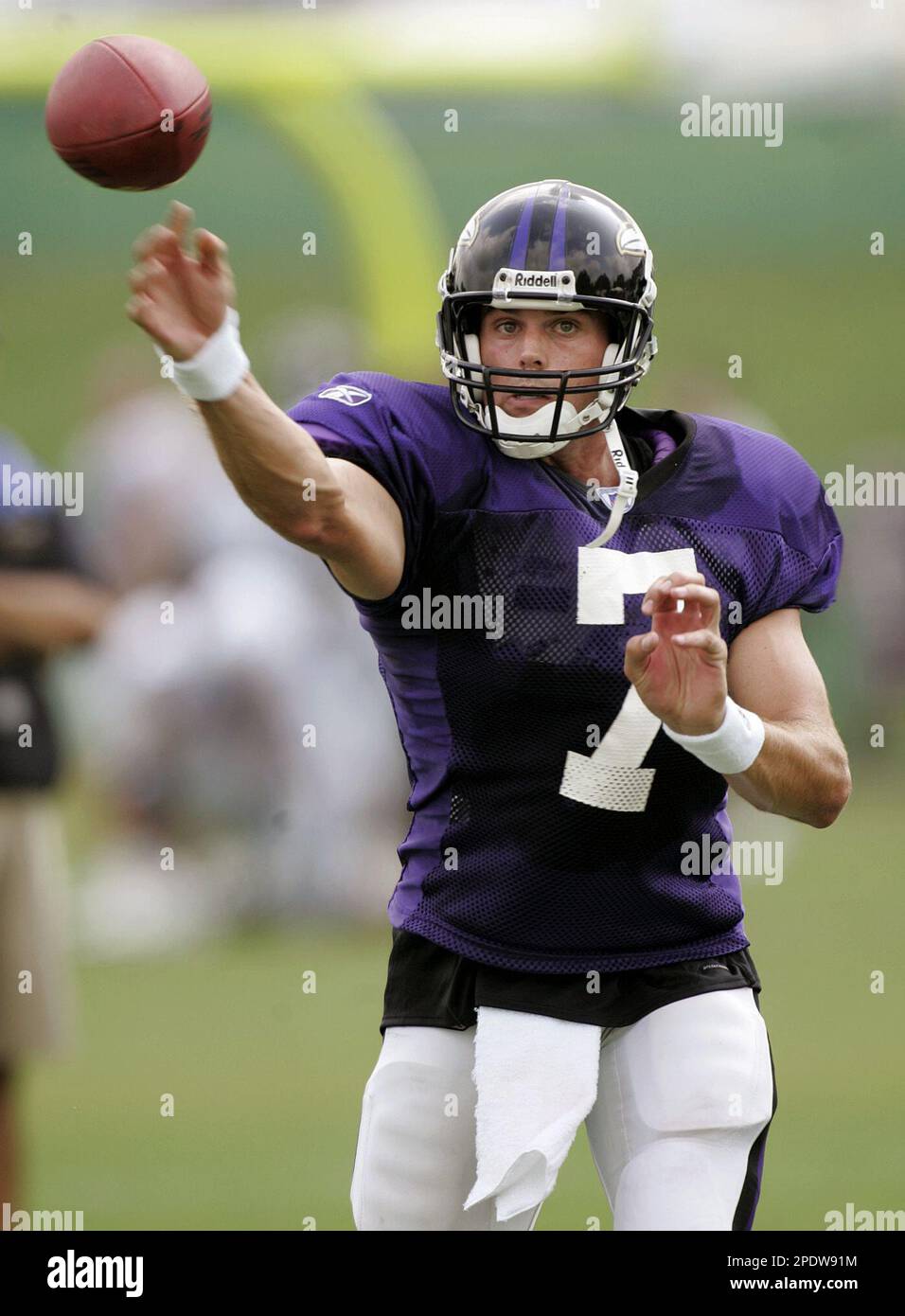 Baltimore Ravens quarterback Kyle Boller throws a pass during the ...