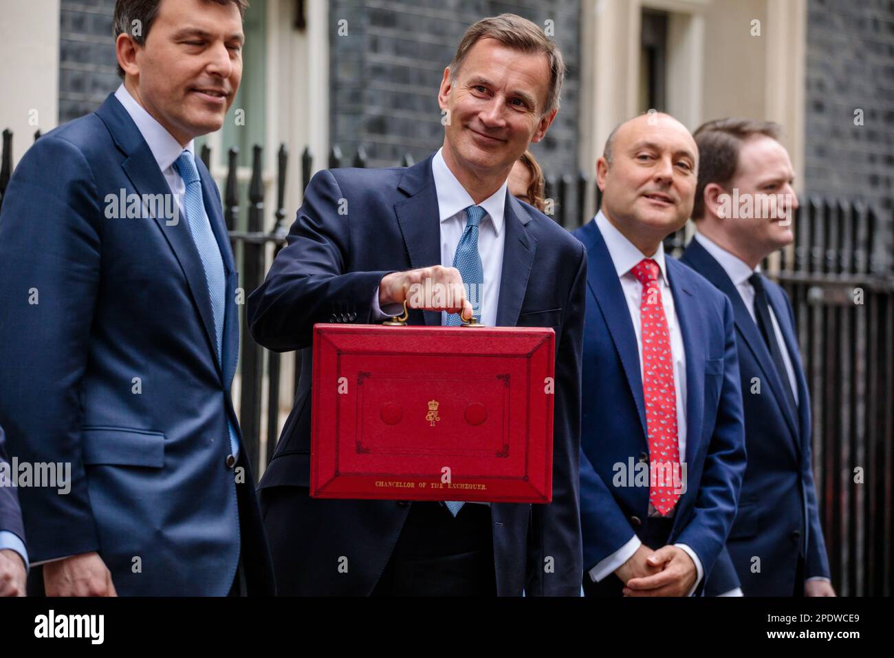 Jeremy hunt budget red box hi-res stock photography and images - Alamy