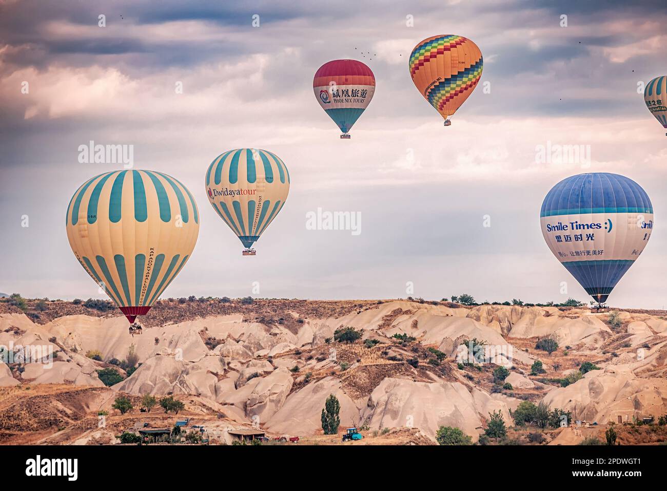 13 September 2022, Cappadocia, Turkiye: hot air balloons float ...