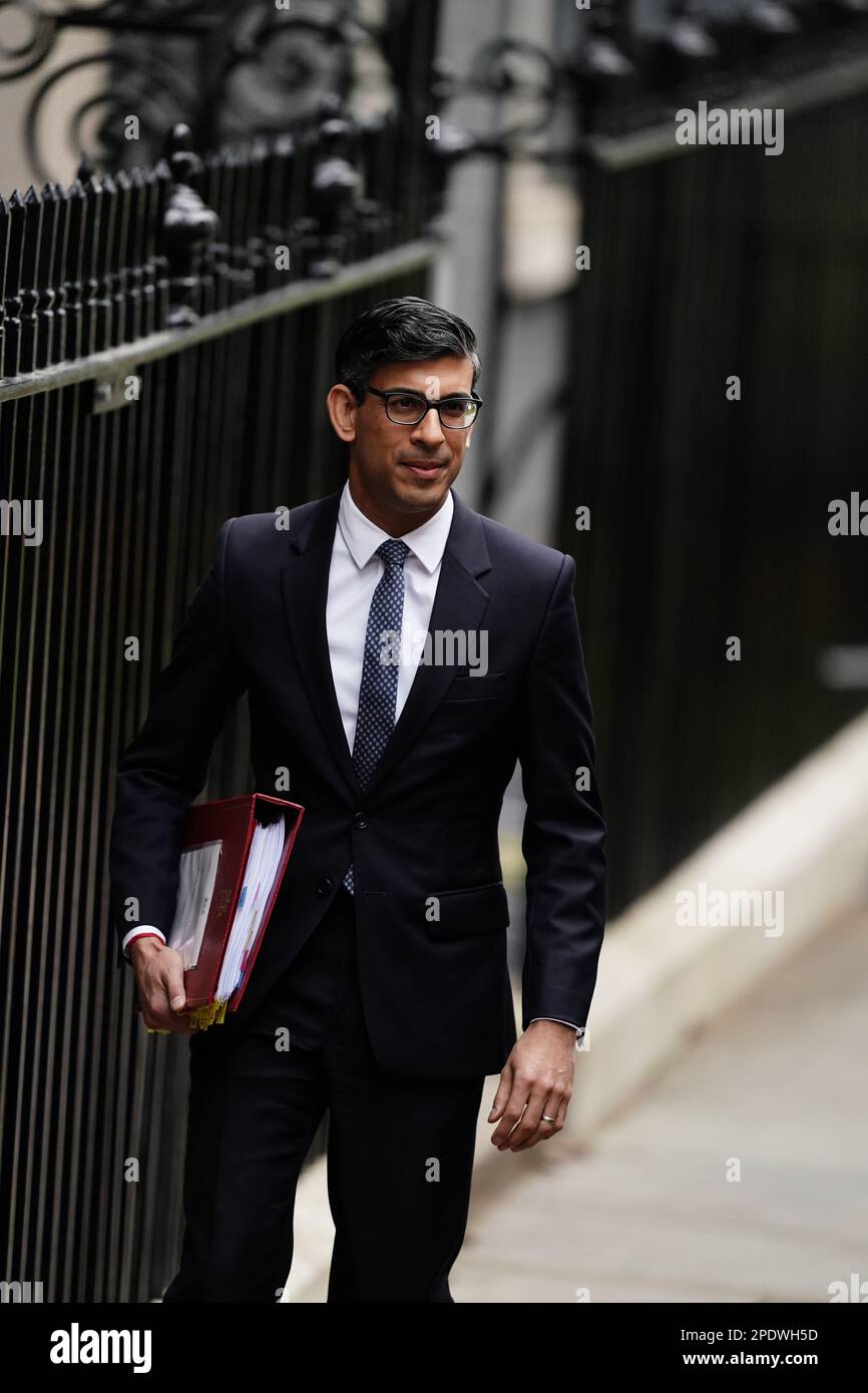 Chancellor of the Exchequer Jeremy Hunt leaves 11 Downing Street ...