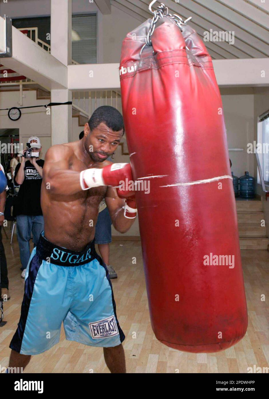 Three division world champion boxer Sugar Shane Mosley works out on ...