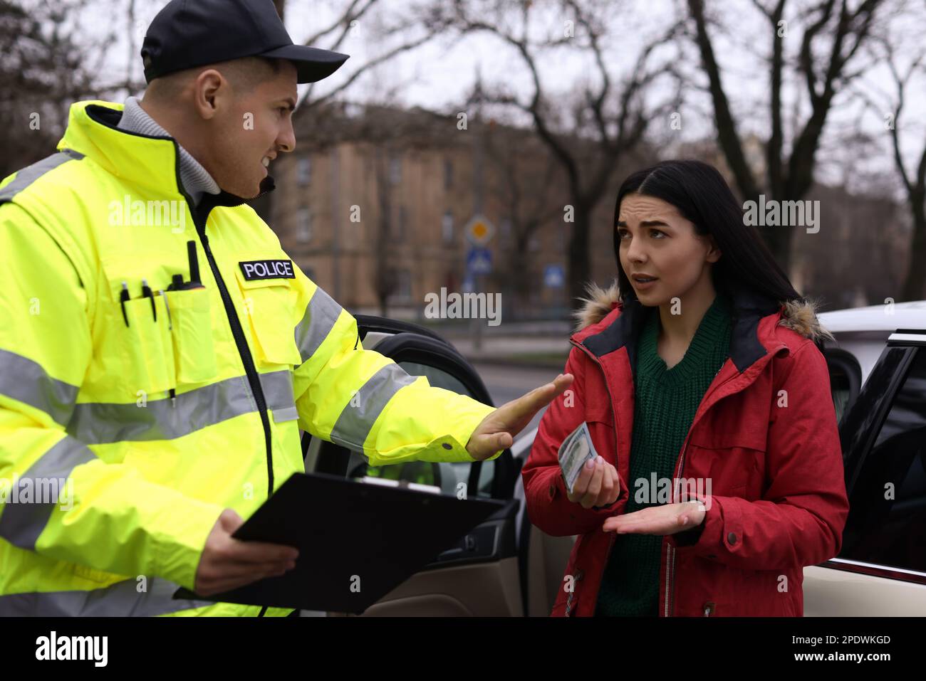 Caucasian female police officer hi-res stock photography and images - Alamy