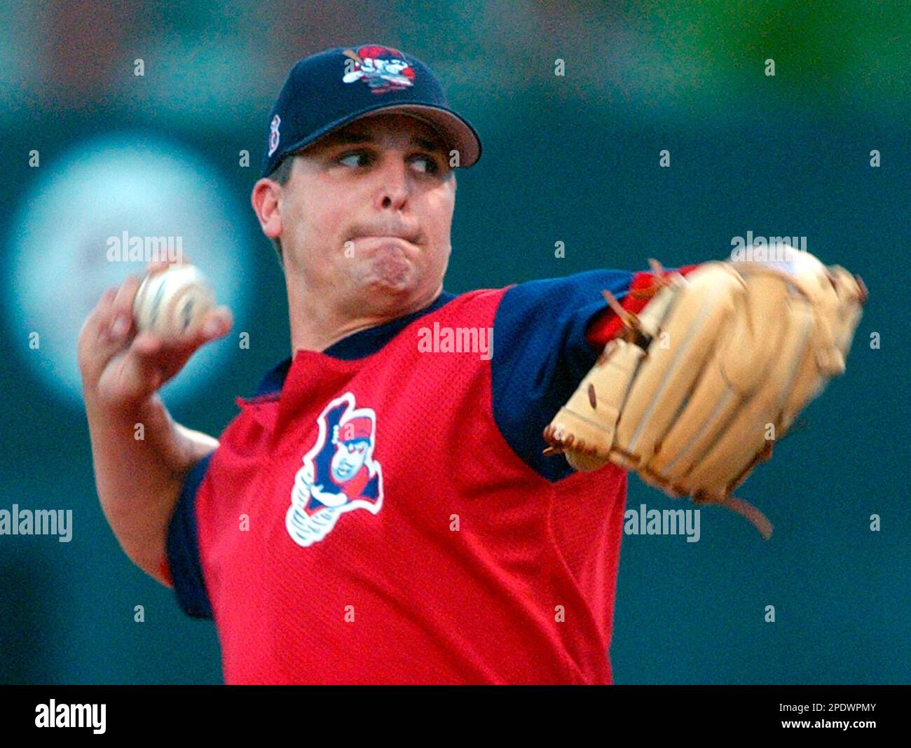 Boston Red Sox' Keith Foulke pitches during the seventh inning for the ...