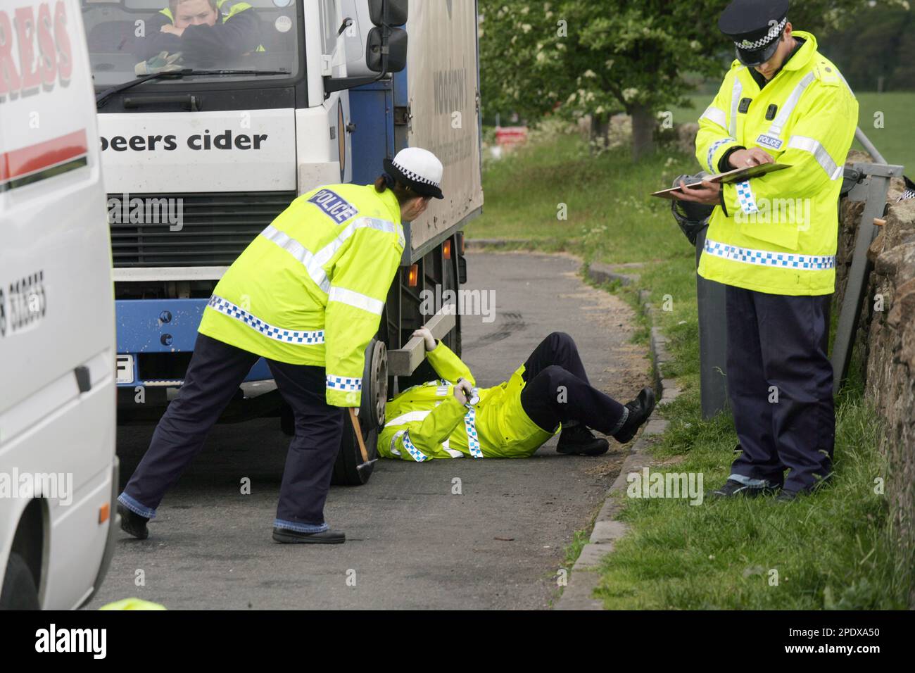 Roadside roadworthiness checks hi-res stock photography and images - Alamy