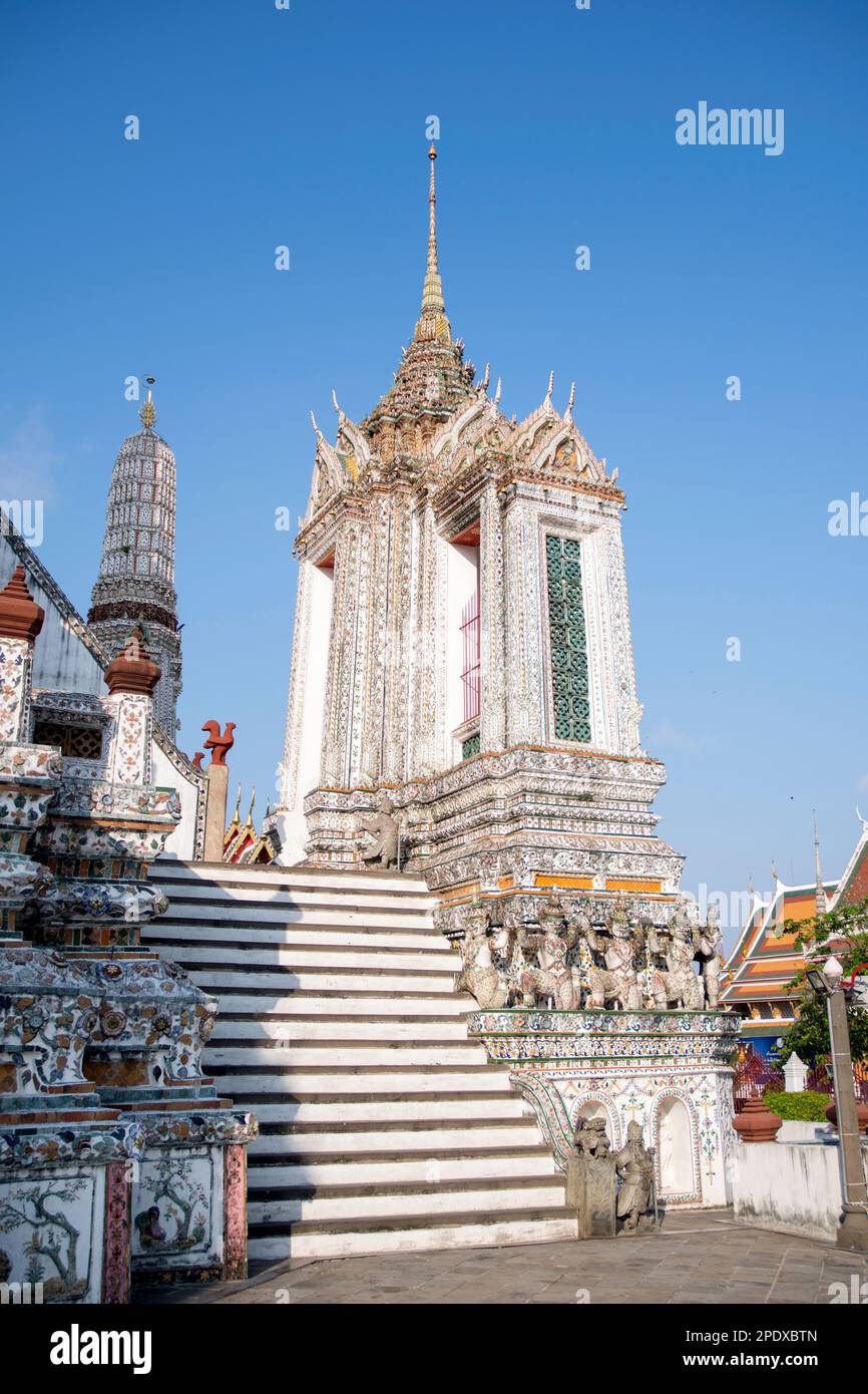 Impressive architectural details of Wat Arun (The Temple of Dawn) in ...