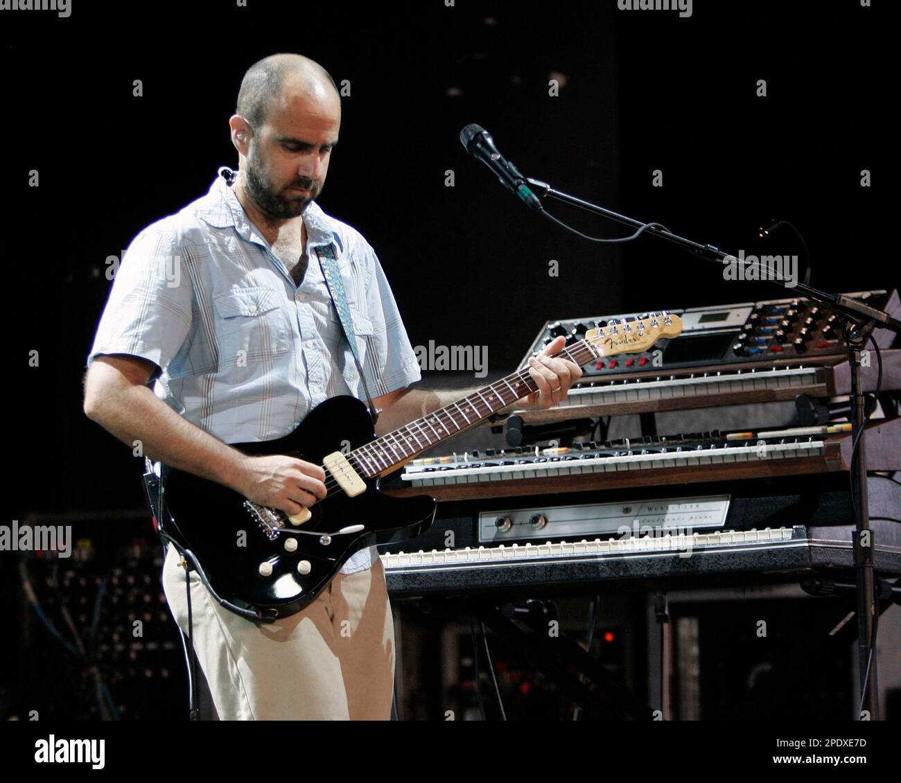 Guitarist Al Schnier of the band moe performs at the Tweeter Center in ...