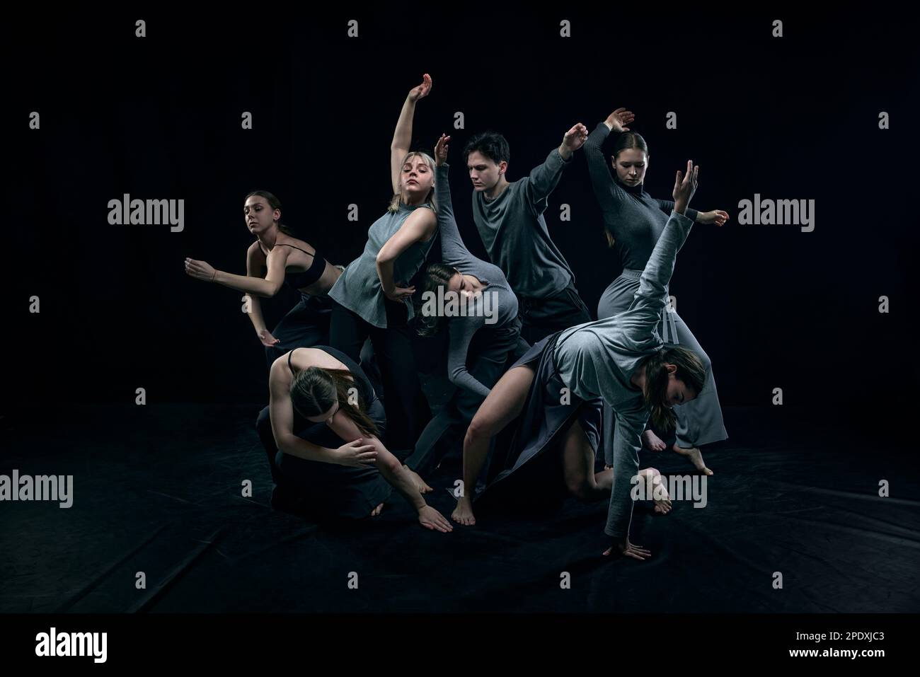 Avant garde dance hi-res stock photography and images - Alamy