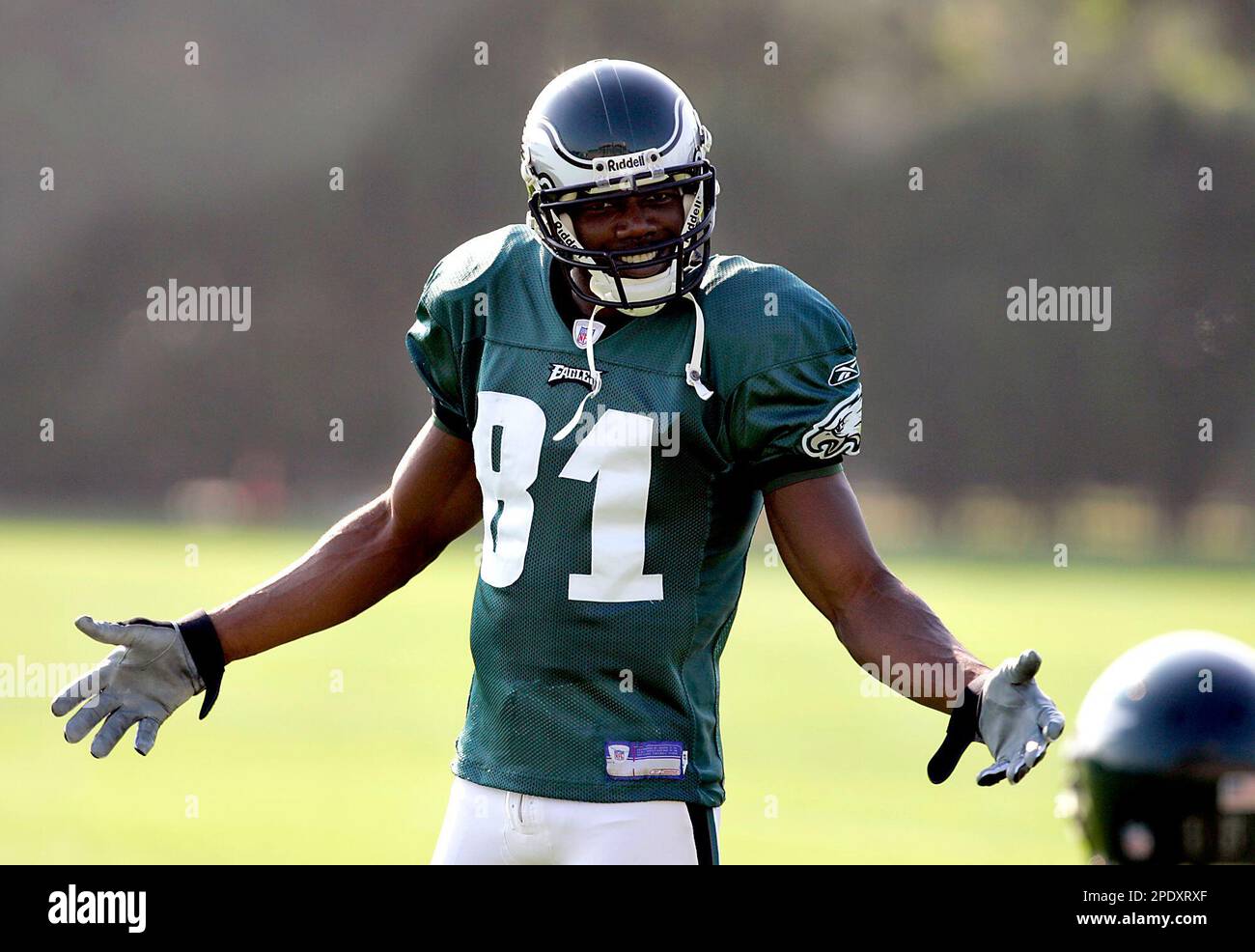 Philadelphia Eagles receiver Terrell Owens jokes around with teammates ...