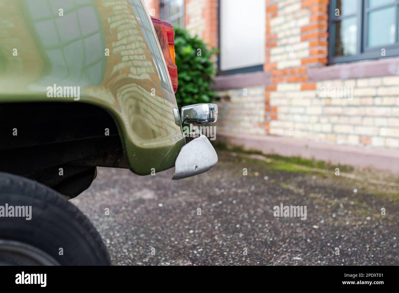 Car sideways hi-res stock photography and images - Alamy