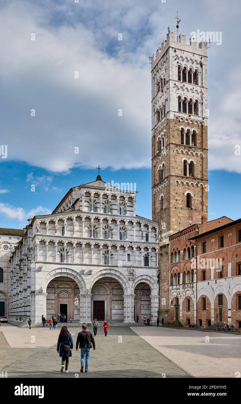 outside view of Cathedral San Martino of Lucca, Duomo di San Martino ...
