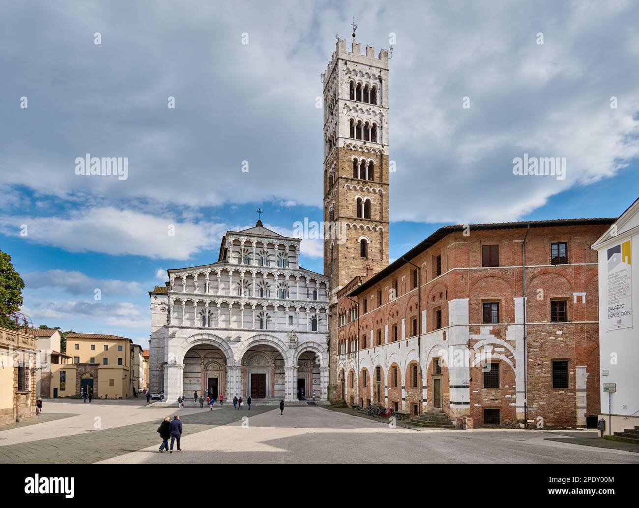outside view of Cathedral San Martino of Lucca, Duomo di San Martino ...