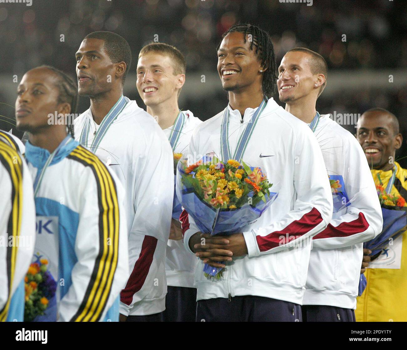 The gold medal winning US team, from right: Jeremy Wariner, Darold ...