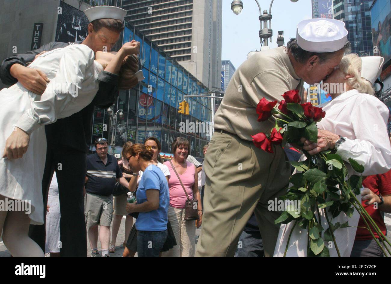**RESENDING TO CLARIFY CAPTION.** Edith Shain, 87, of California, right ...