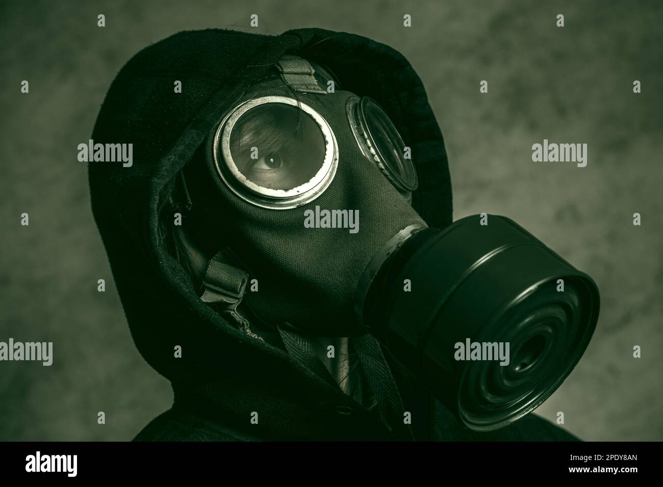 Grunge gas mask hi-res stock photography and images - Alamy