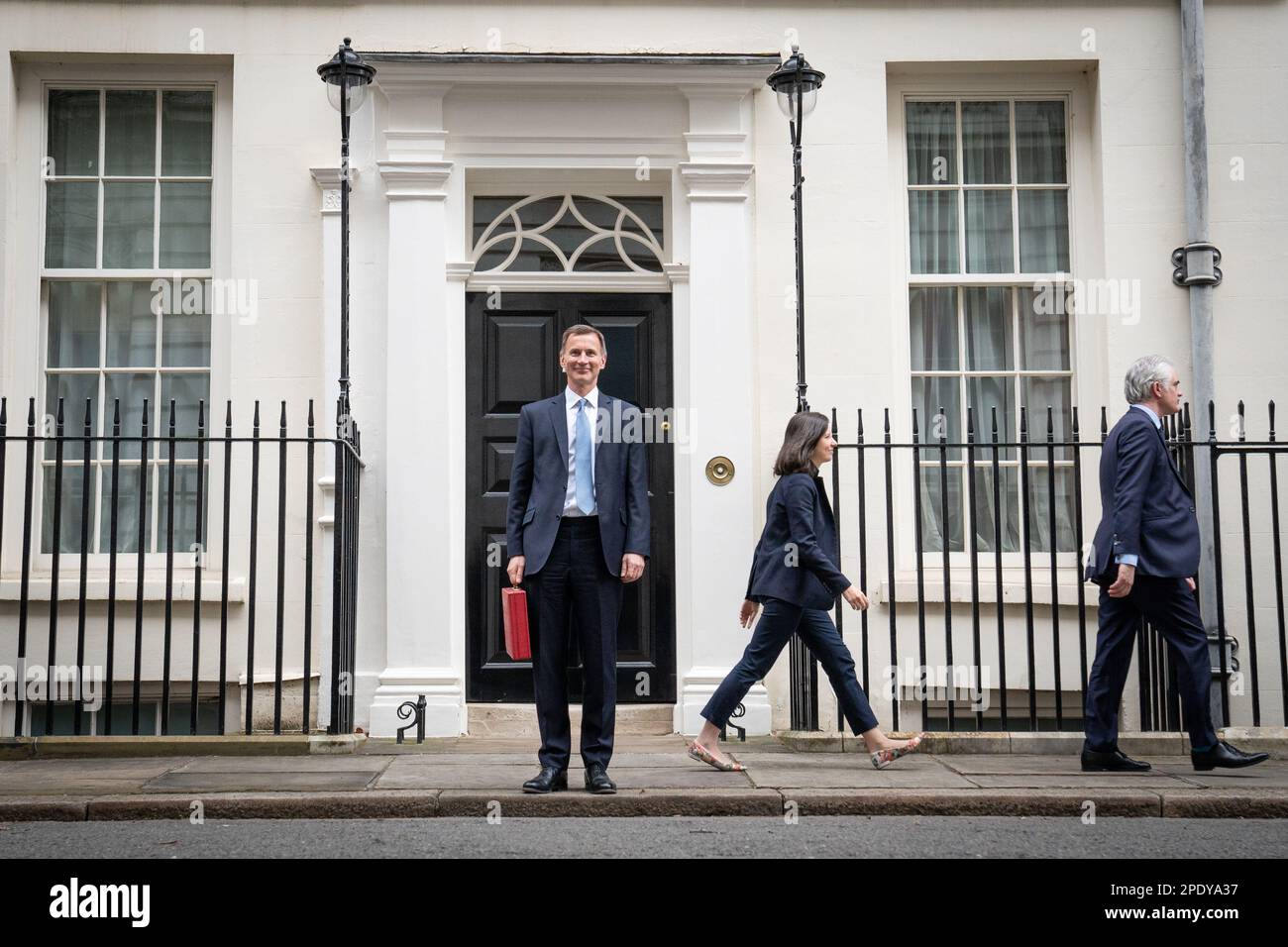 Chancellor of the Exchequer Jeremy Hunt leaves 11 Downing Street ...