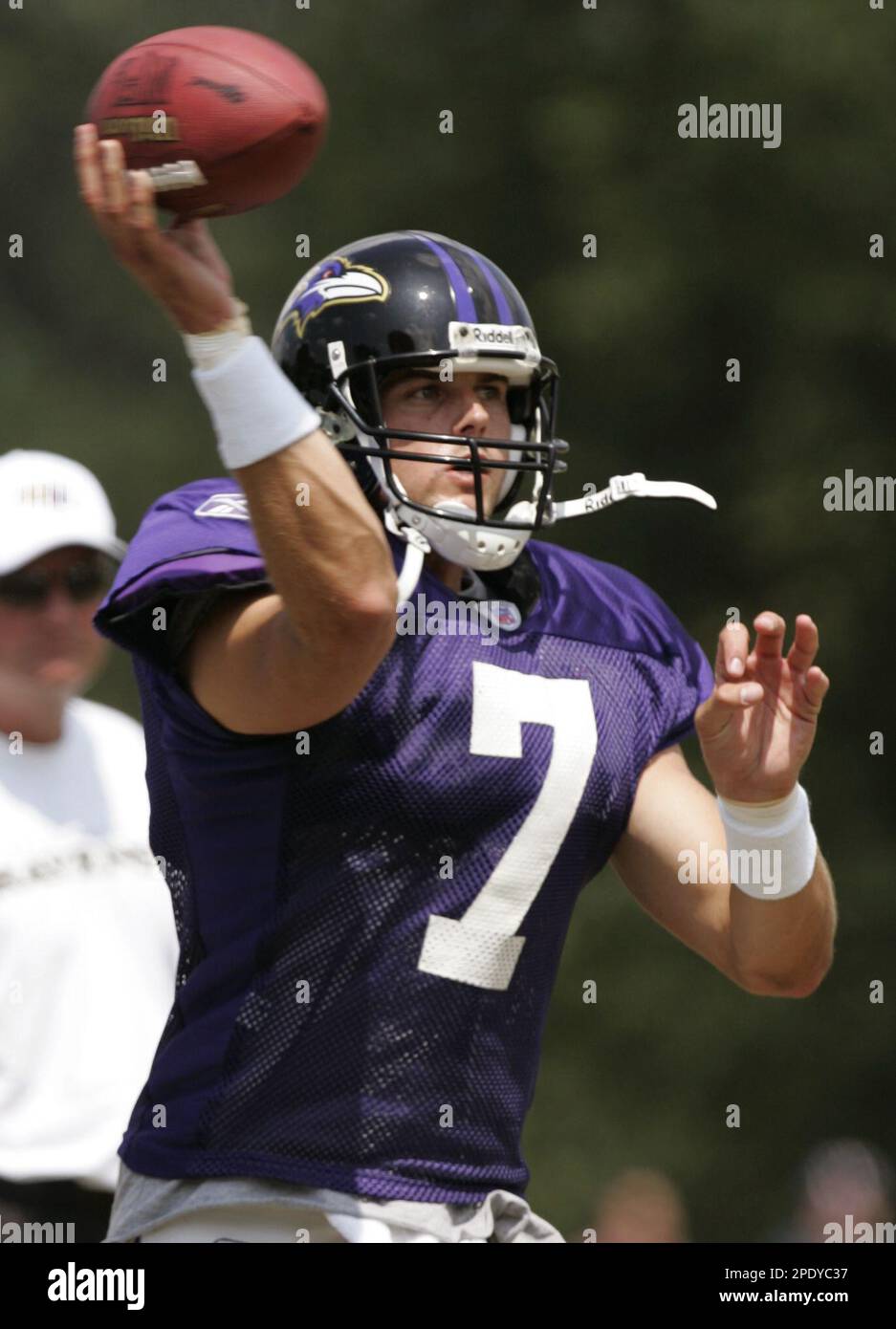 Baltimore Ravens quarterback Kyle Boller throws a pass during their ...