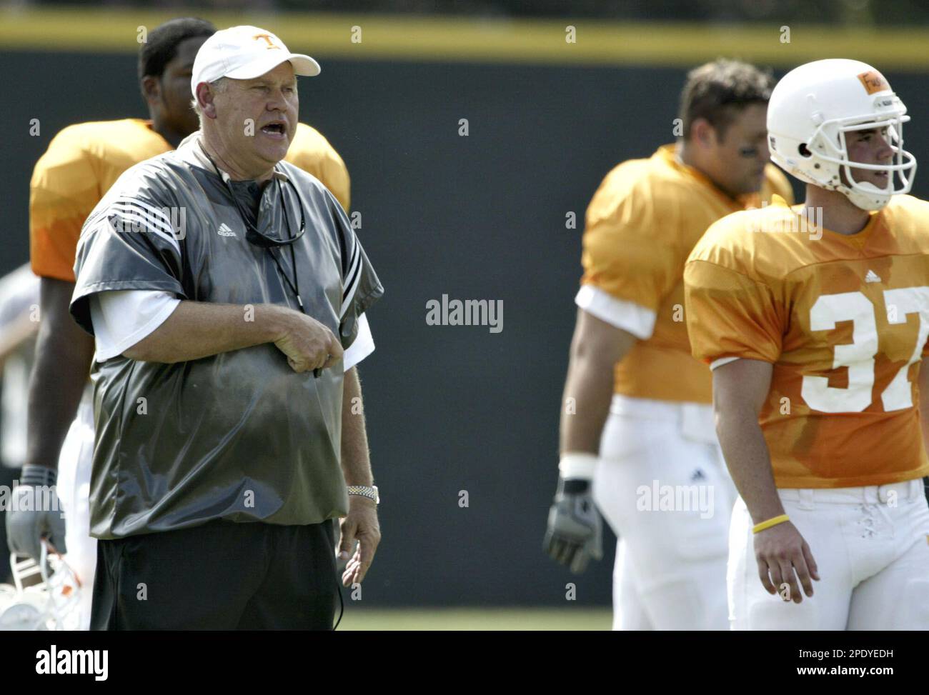 Tennessee football coach Phillip Fulmer yells to his team during ...