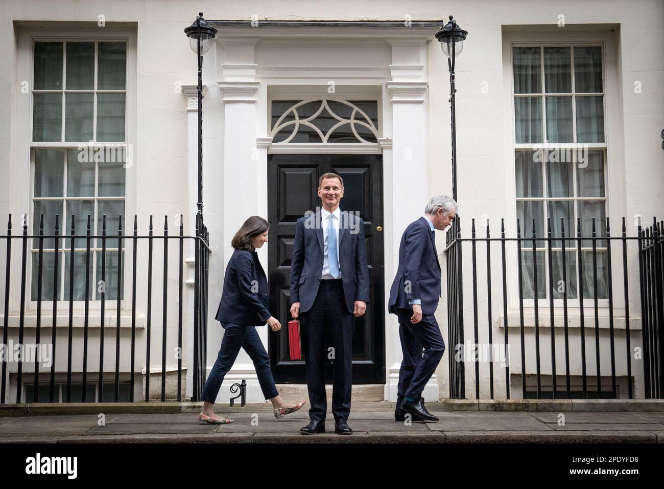 Chancellor of the Exchequer Jeremy Hunt leaves 11 Downing Street ...