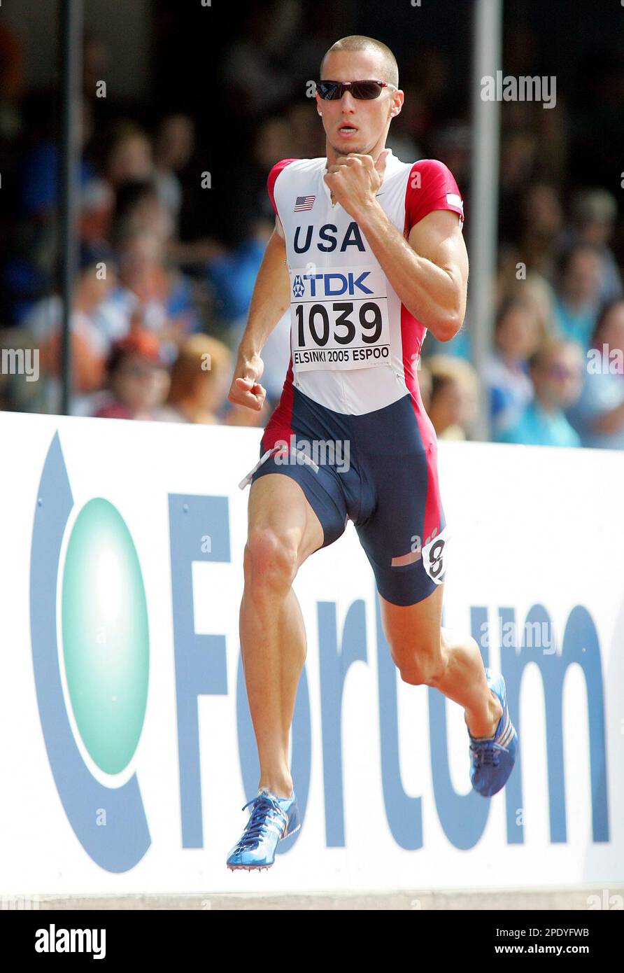 Jeremy Wariner of the US in action during the second heat of the Men's ...