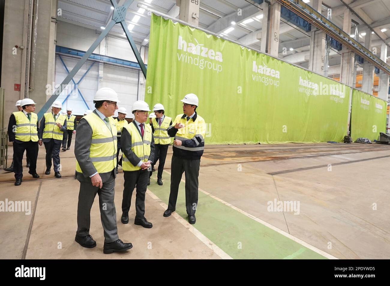 (L-R) Iberdrola Chairman Ignacio Sánchez Galán; Lehendakari Iñigo ...