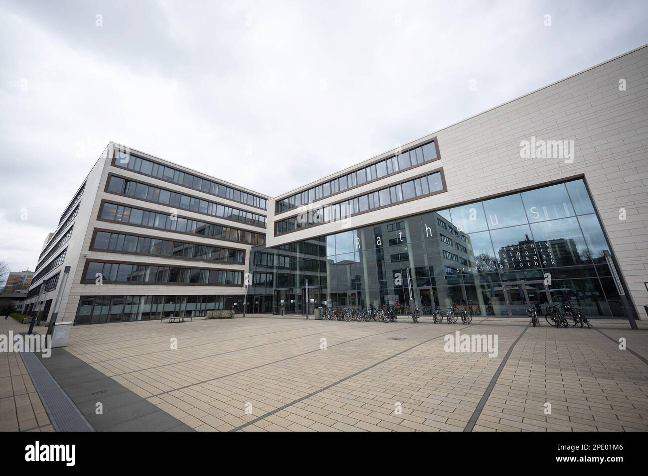 07 March 2023, Hesse, Gießen: The town hall of the city of Giessen ...