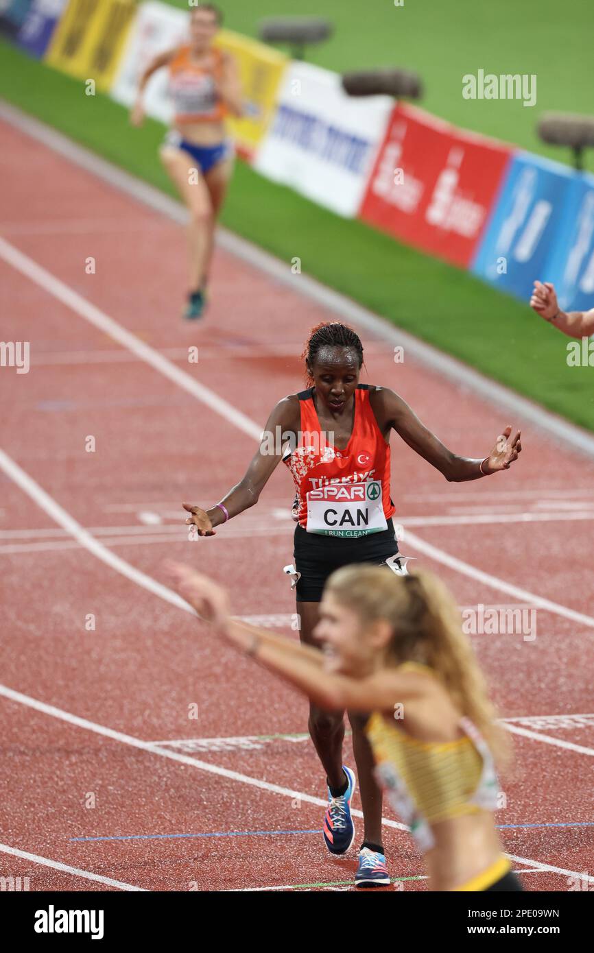 Yasemin CAN celebrating finishing 2nd in the 5000m at the European ...