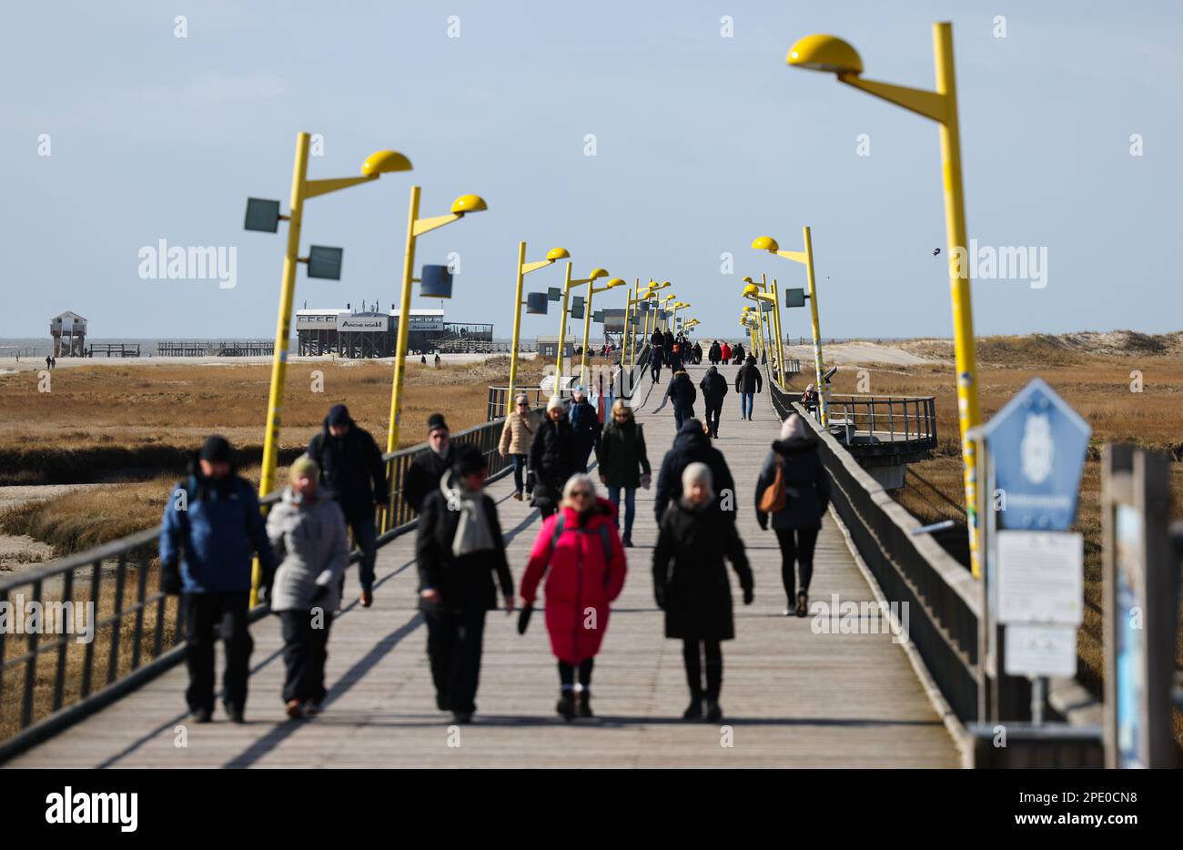 St. Peter Ording, Germany. 15th Mar, 2023. Beachgoers are out in the ...