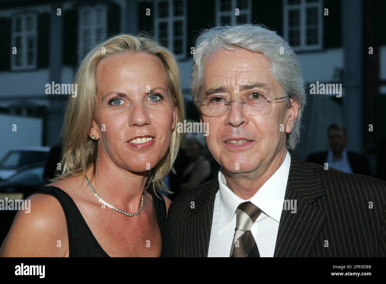 German entertainer Frank Elstner and his wife (no name available ...