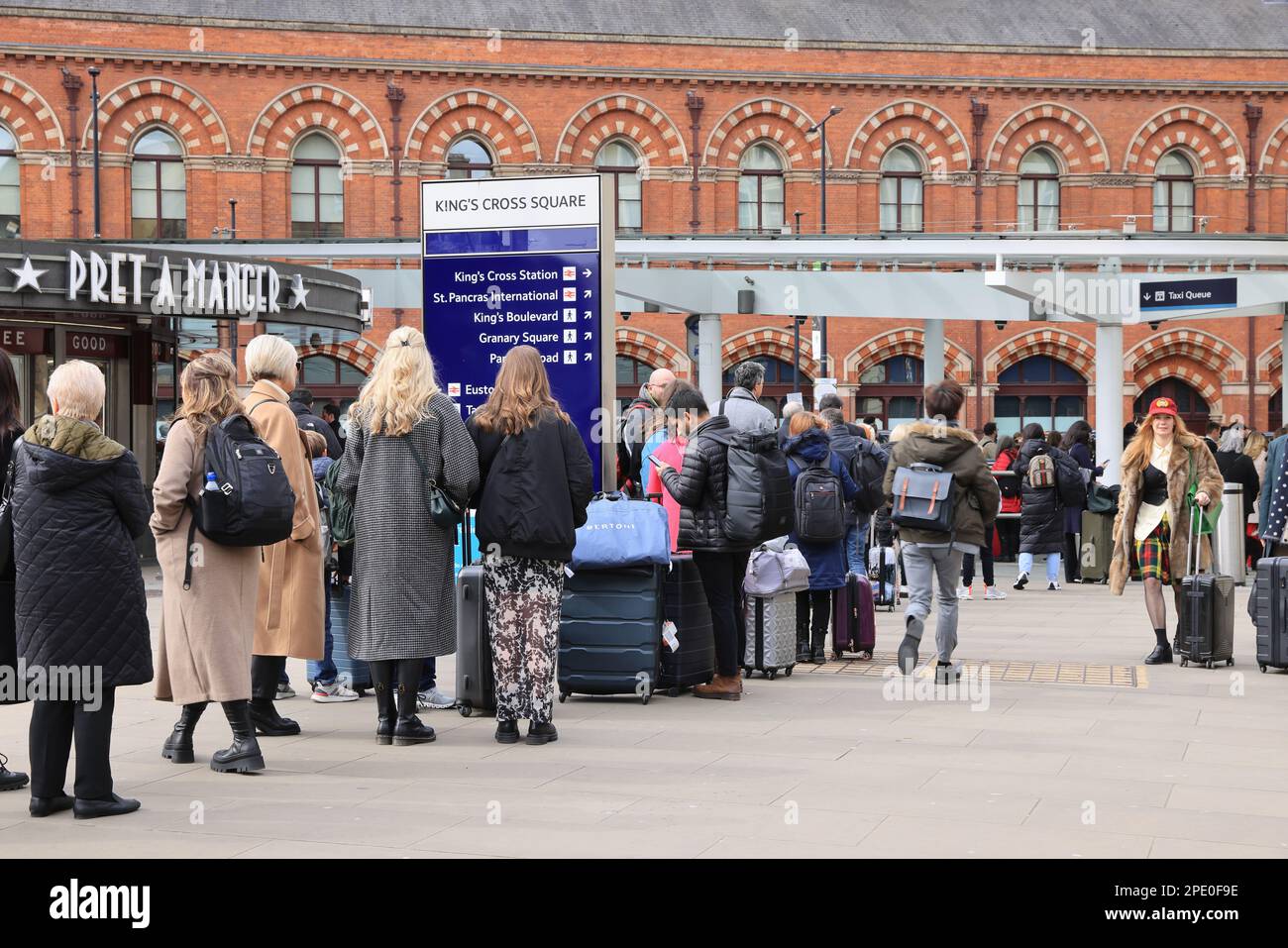London, UK, 15th March 2023. Long queues for cabs outside Kings Cross ...
