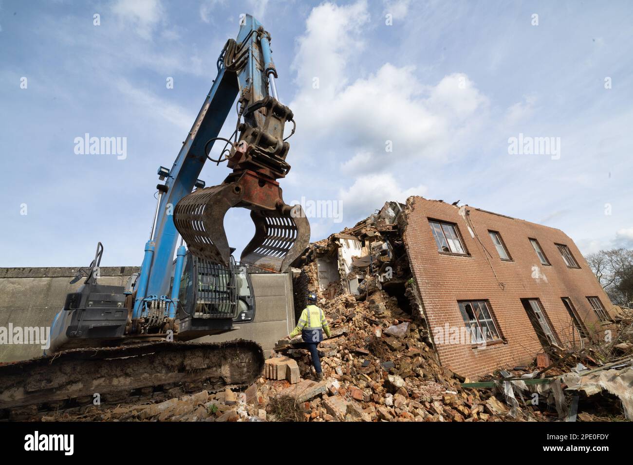 The destruction works of the house of Dutroux in Sars-la-Buissiere ...