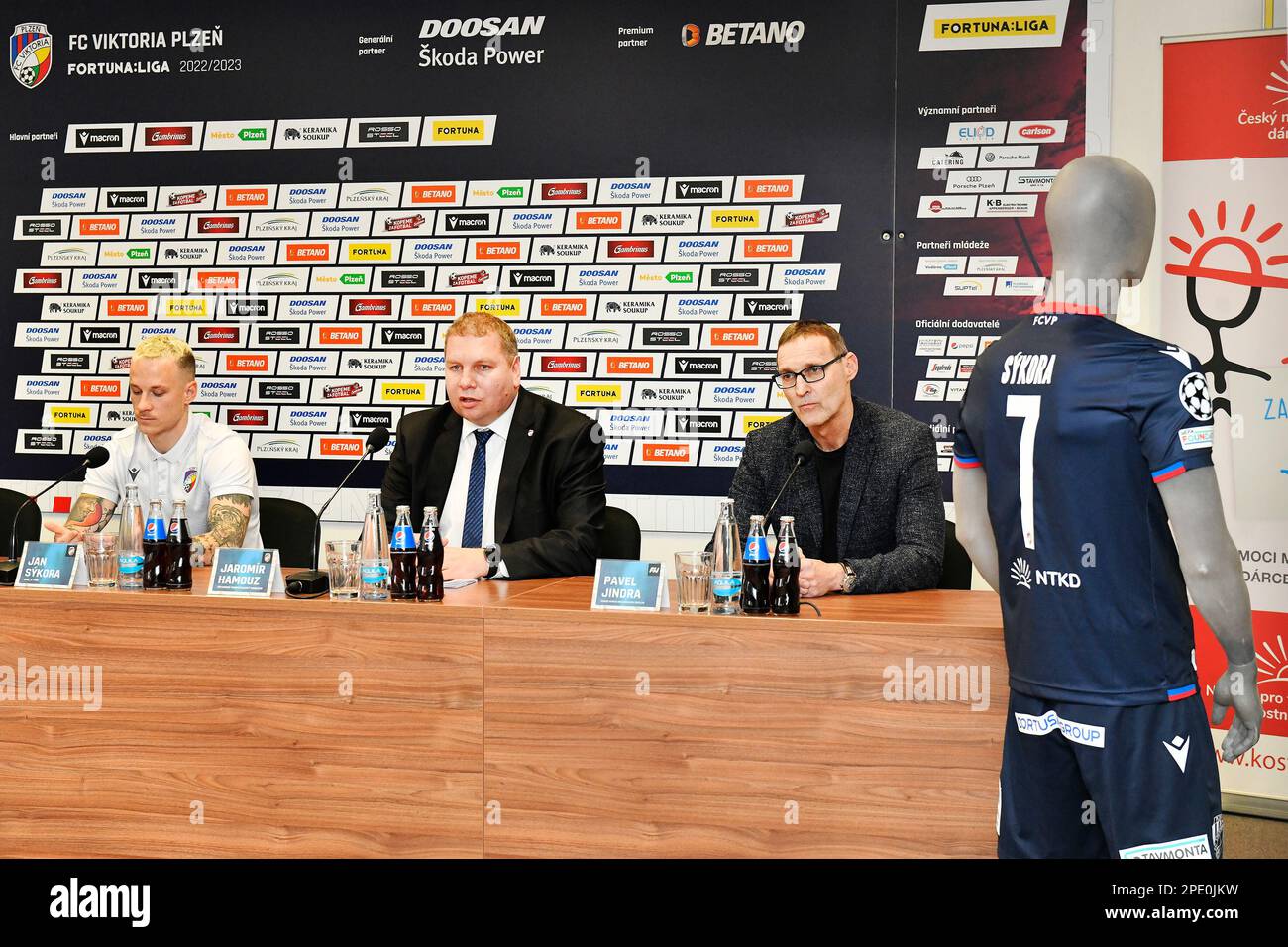 Clubs board of directors hi-res stock photography and images - Alamy