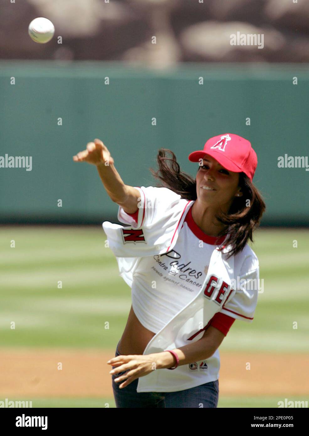 Eva Longoria throws out the first pitch at the New York Yankees Los ...