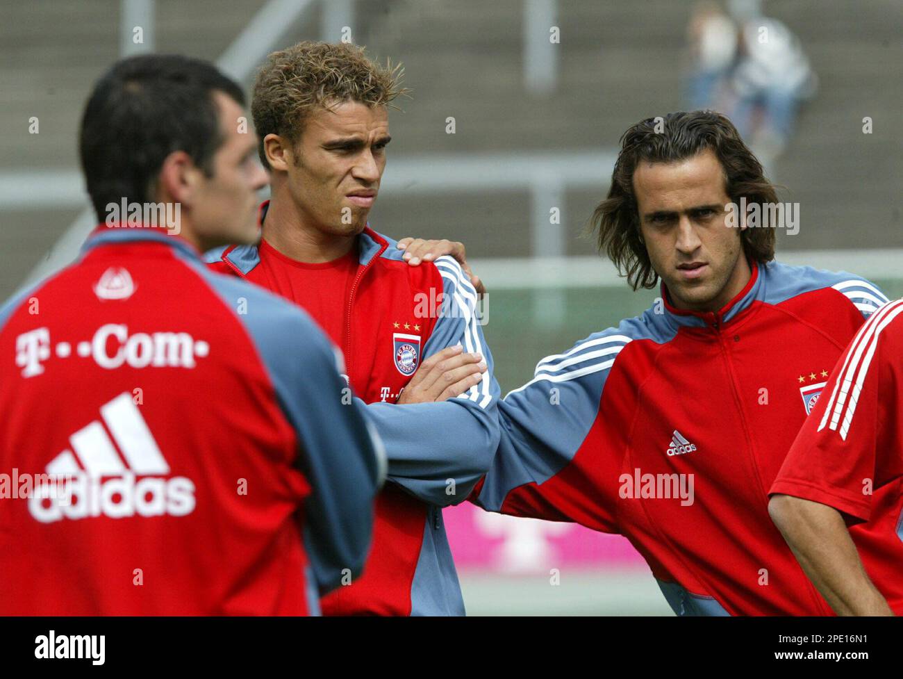 Soccer players of German first divisioner FC Bayern Munich, from left ...