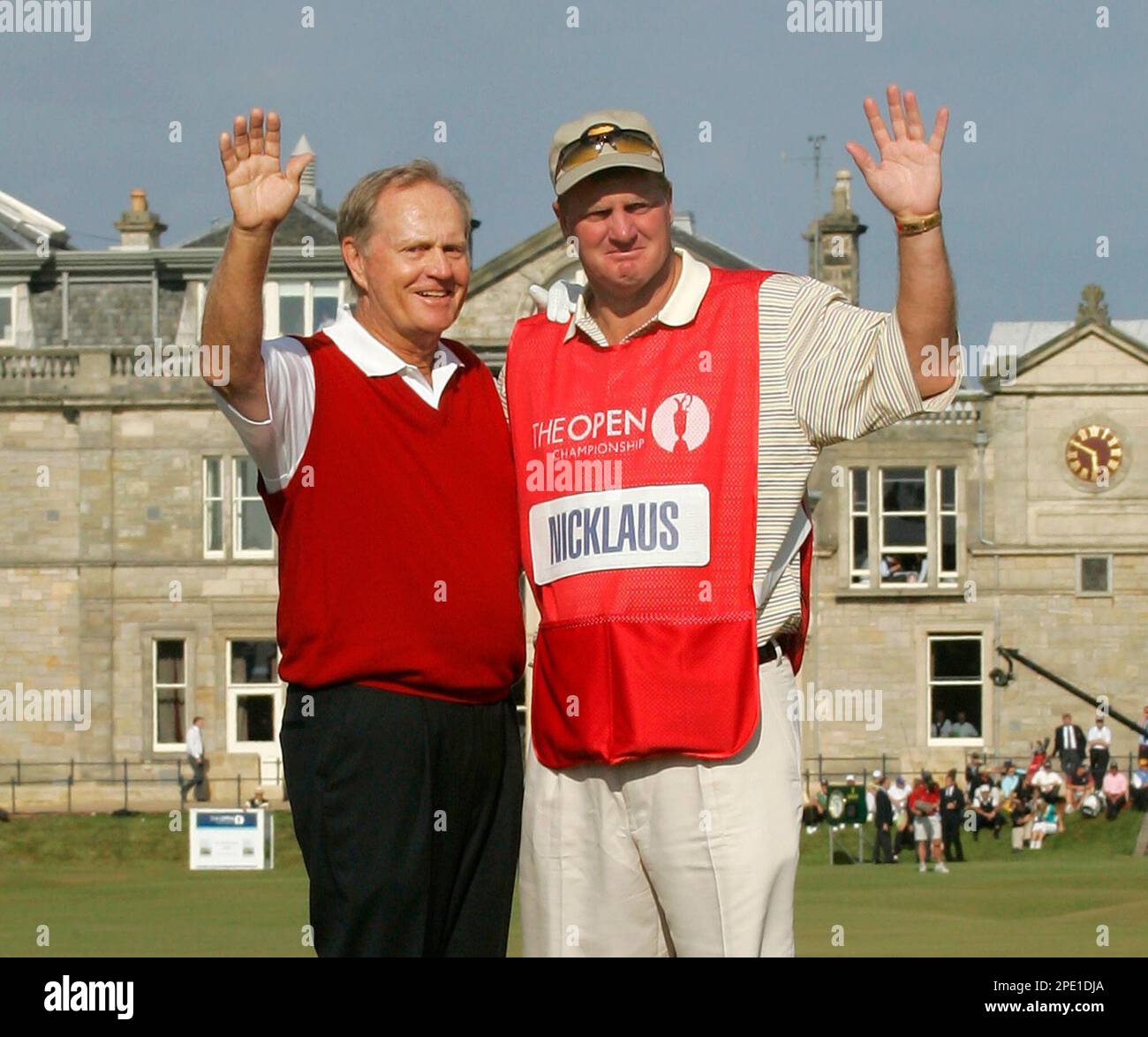 Golf legend Jack Nicklaus poses for photographers with his son and ...