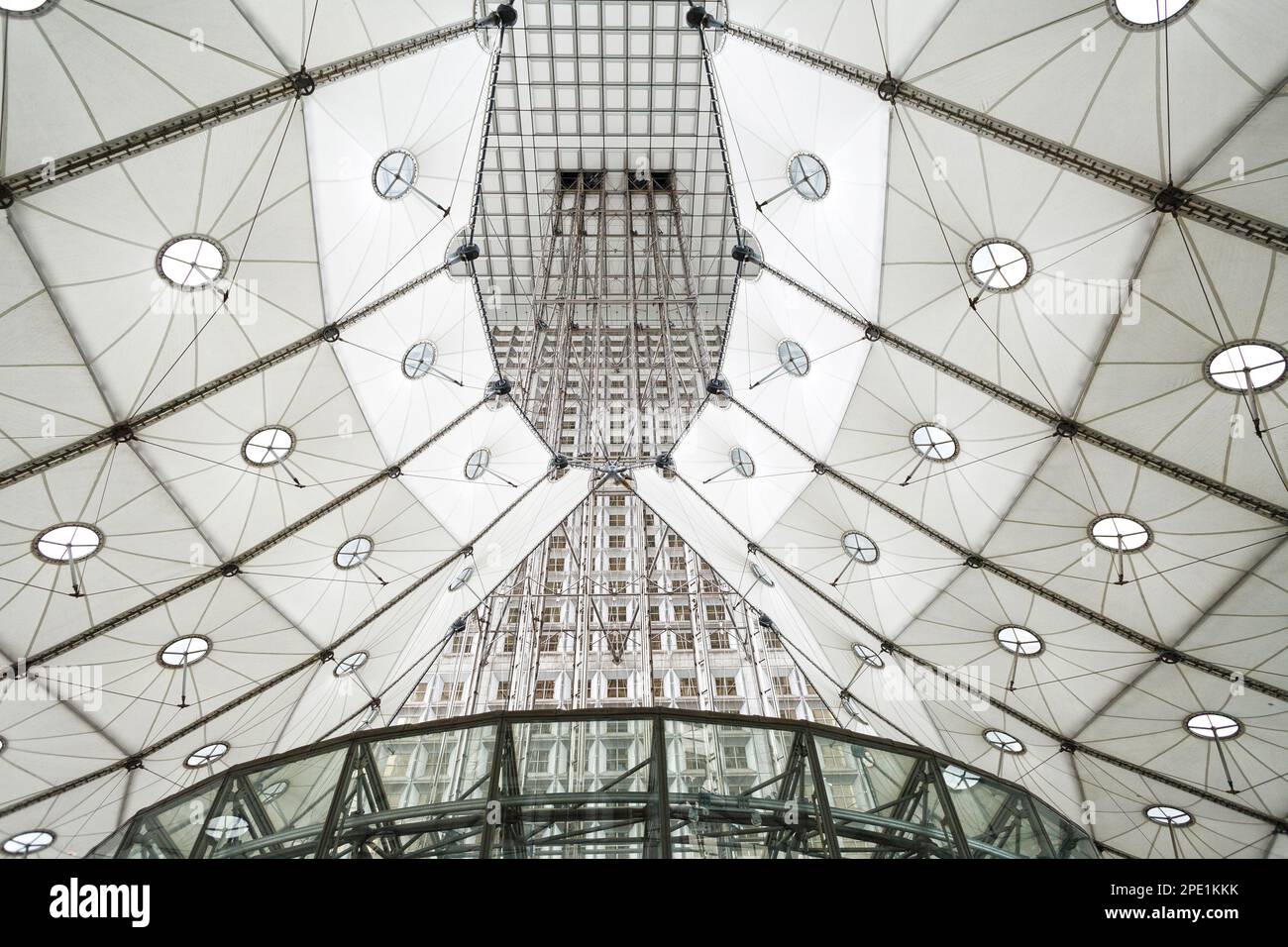 Defense quartiere hi-res stock photography and images - Alamy