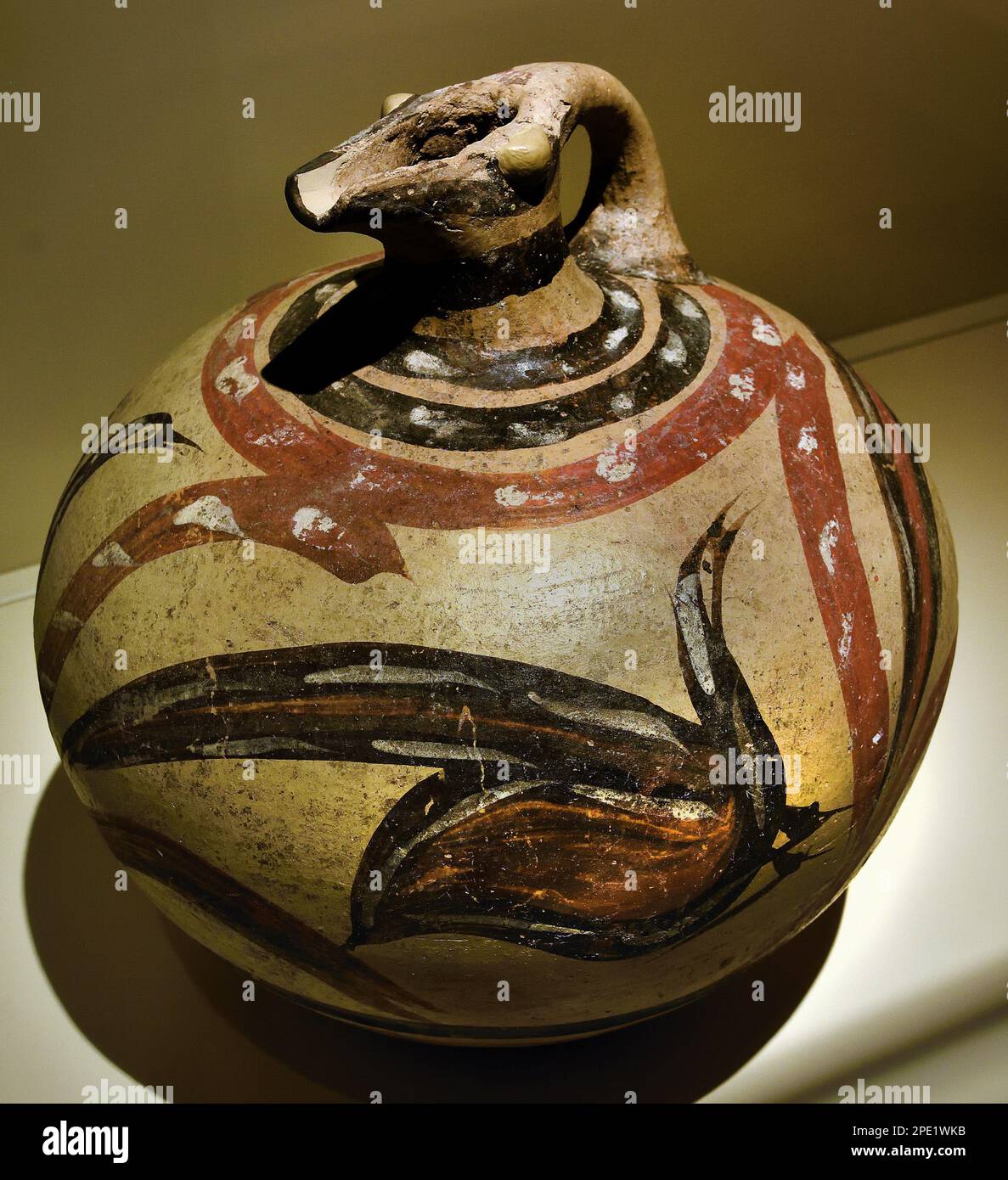 Ceramic mythology greek pottery hi-res stock photography and images - Alamy