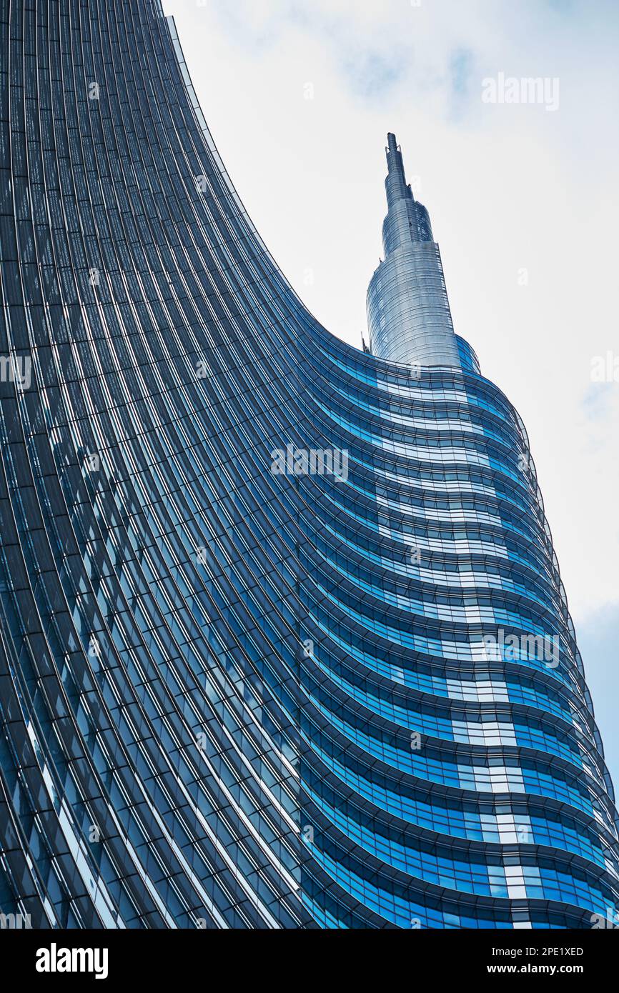 Architettura edificio verticale hi-res stock photography and images - Alamy