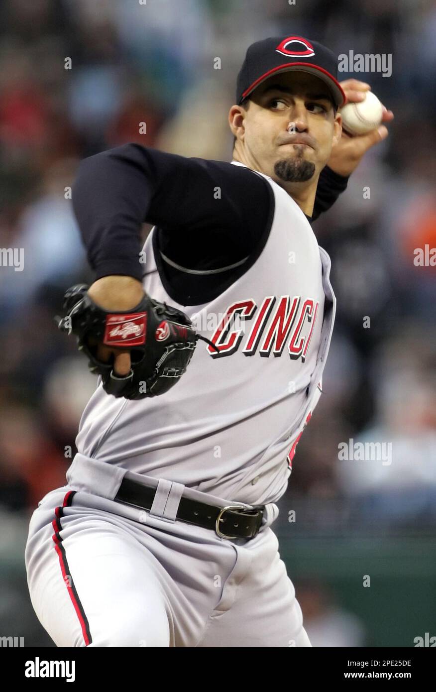 Cincinnati Reds' Eric Milton pitches against the San Francisco Giants ...